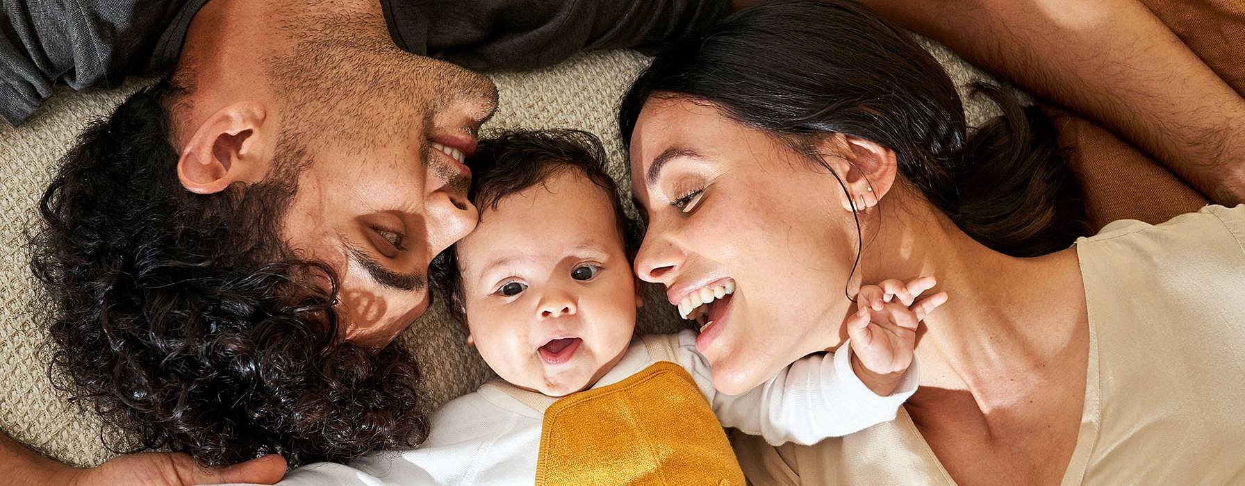 Skin-to-skin contact: important for parents and chi - Weleda